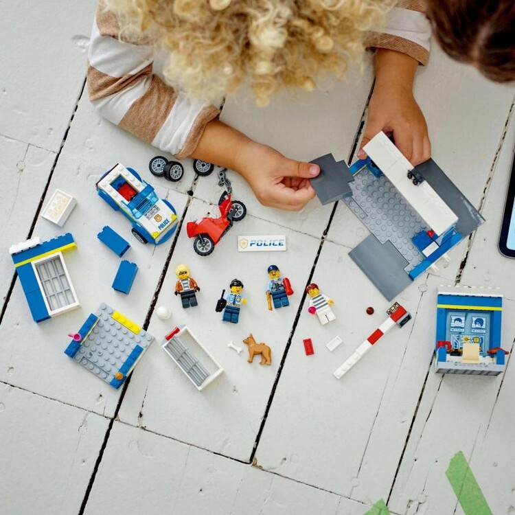 LEGO City - Police Station Chase 60370 | Tips for original gifts ...